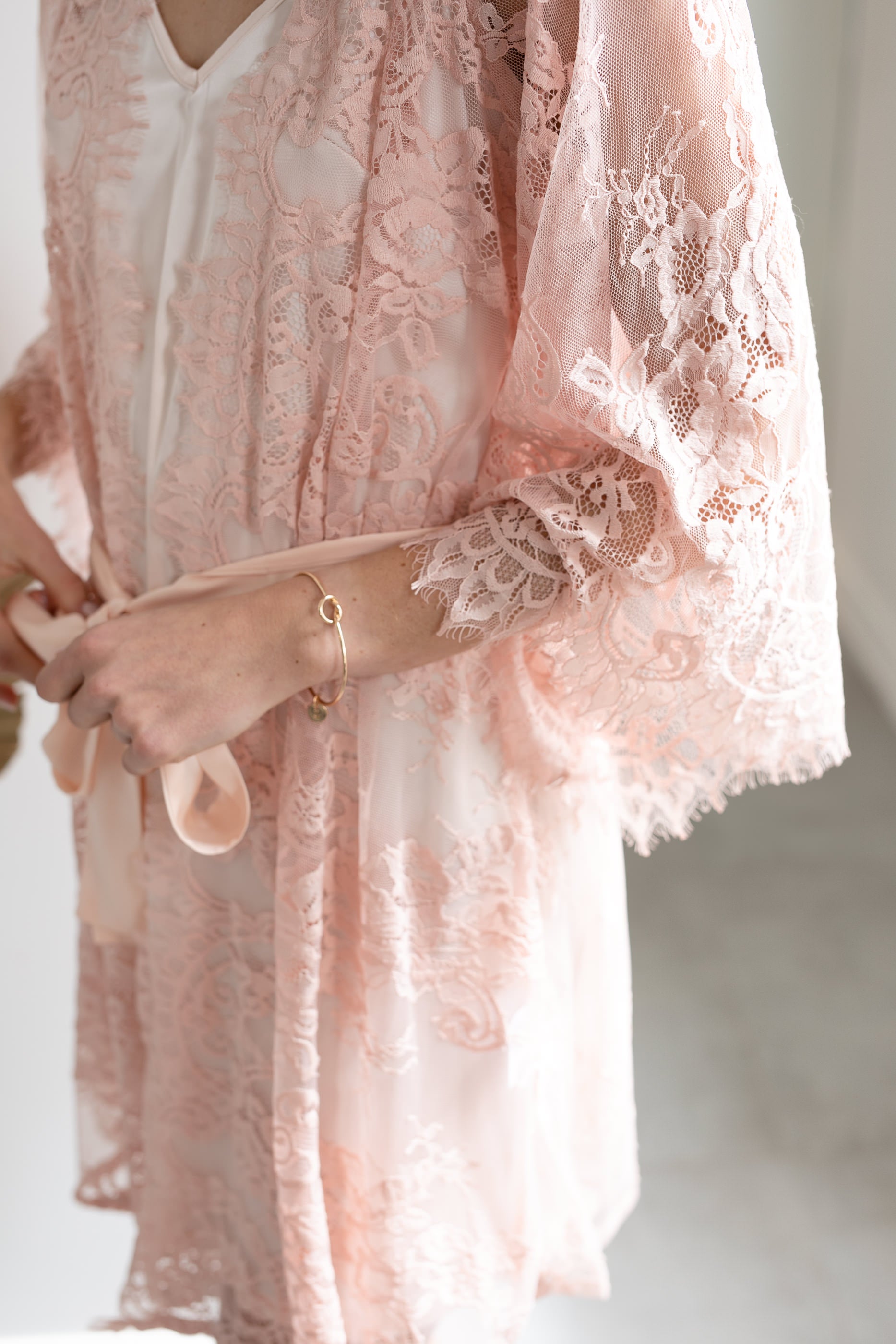 Isabelle Lace Robe – Suii Australia